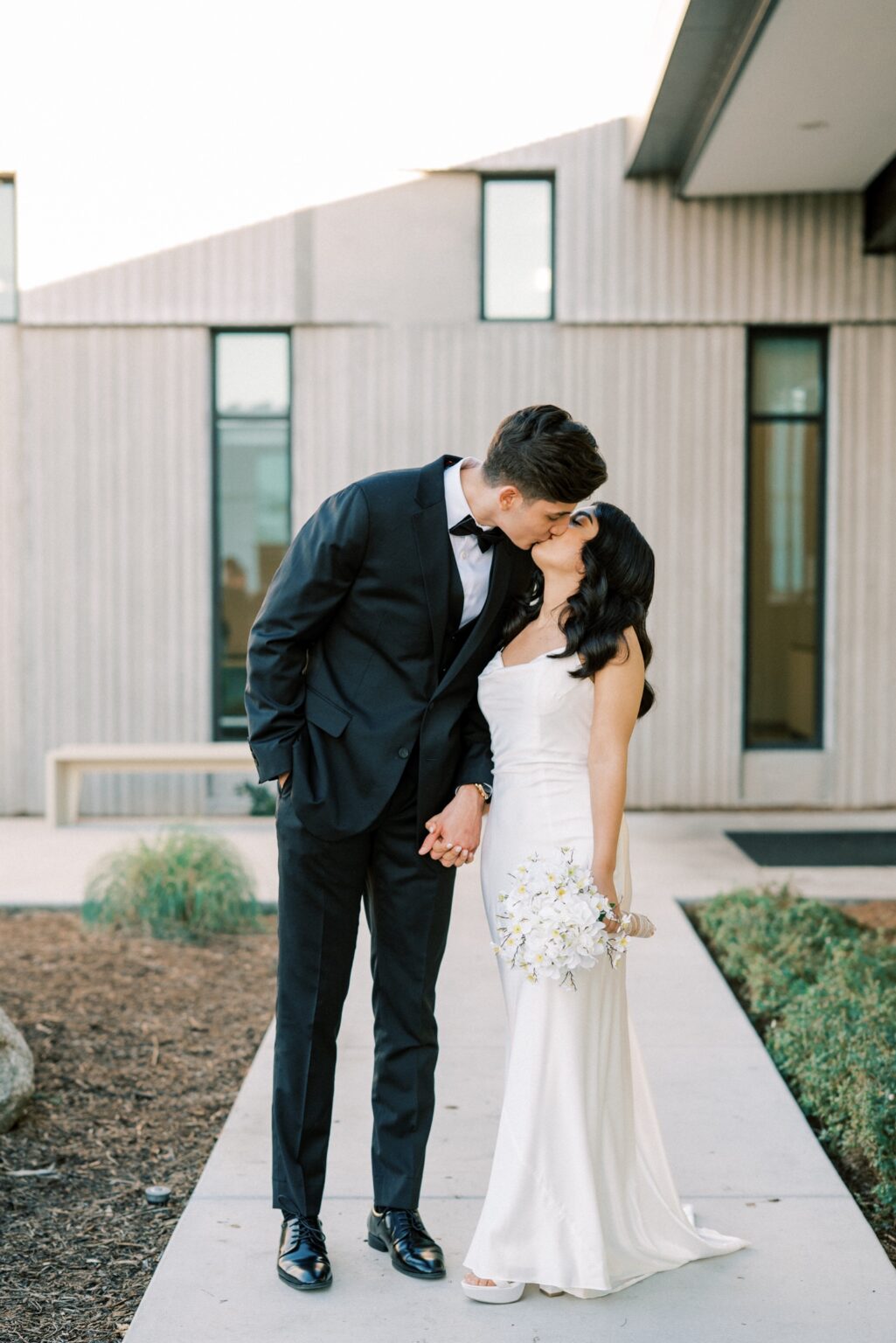 Beautiful Santee Courthouse Wedding - laurendixonphotos.com